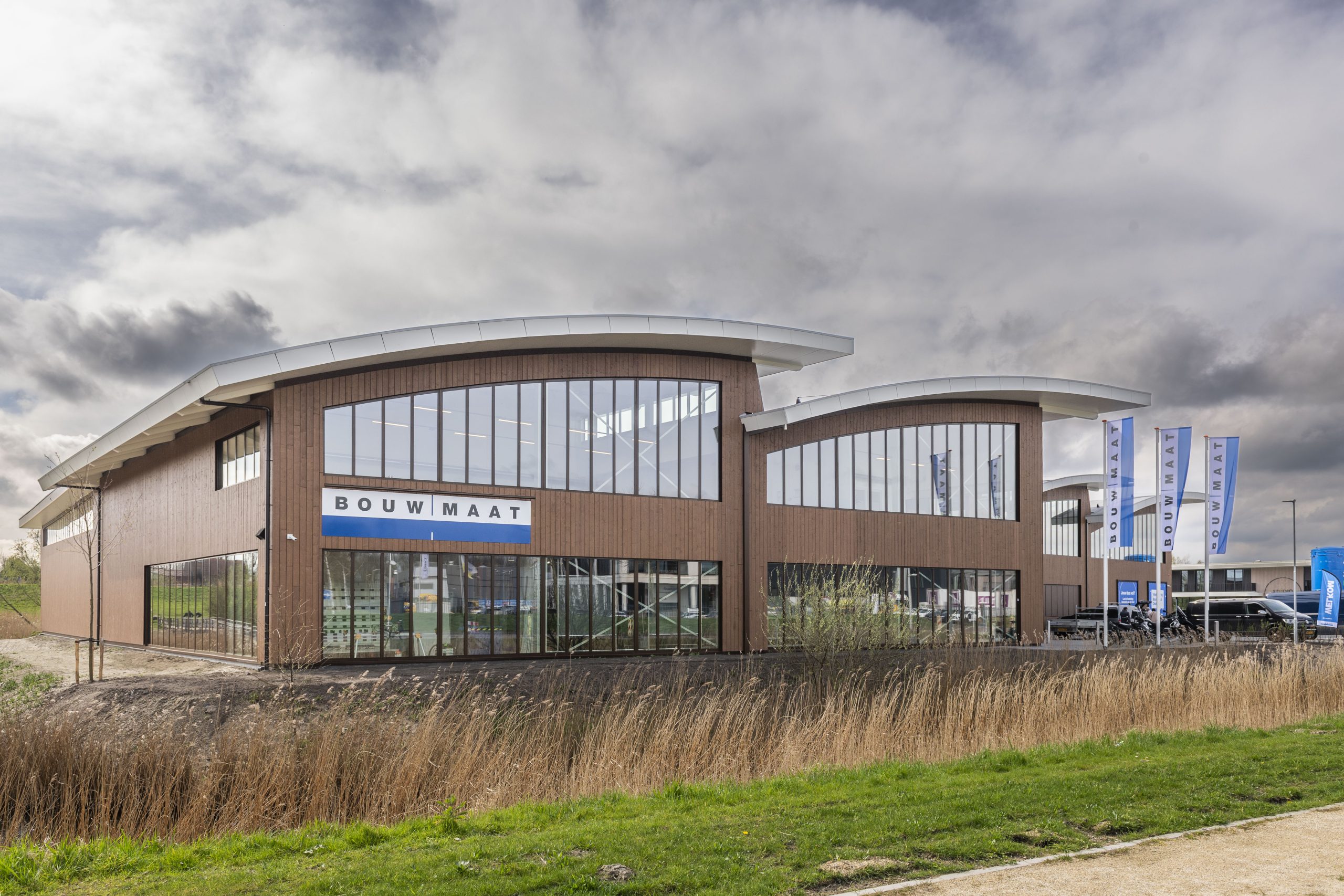 Nieuwe Bouwmaat Amsterdam Osdorp blinkt uit in duurzaamheid en klantgerichtheid – Bouwmaat adviseert